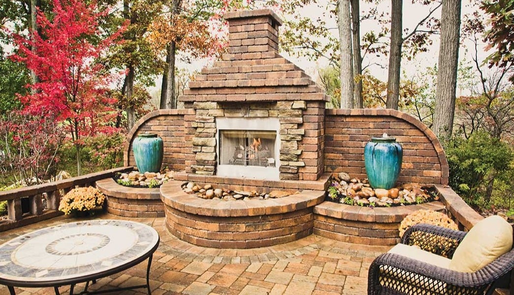 Creating Elegant Outdoor Entertaining Spaces for all Seasons